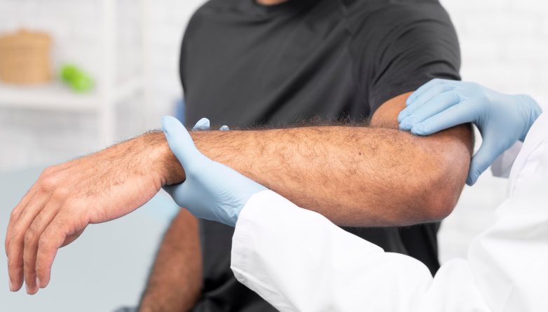 Epicondilite Lateral: Causas e Tratamentos Eficazes – Ortopedia e ...